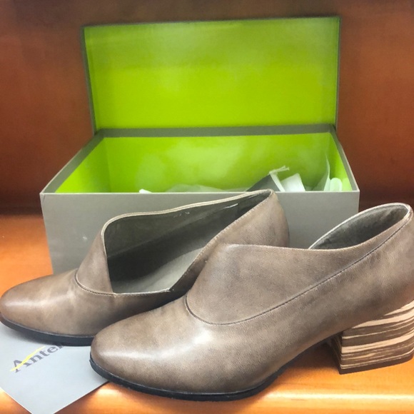 Antelope | Shoes | Antelope Gray Straight Cut Leather Booties Eu 38 ...